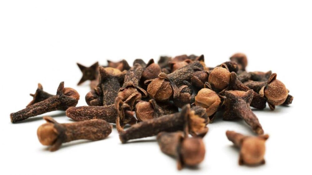 8 Sorprendentes beneficios para la salud de los clavos