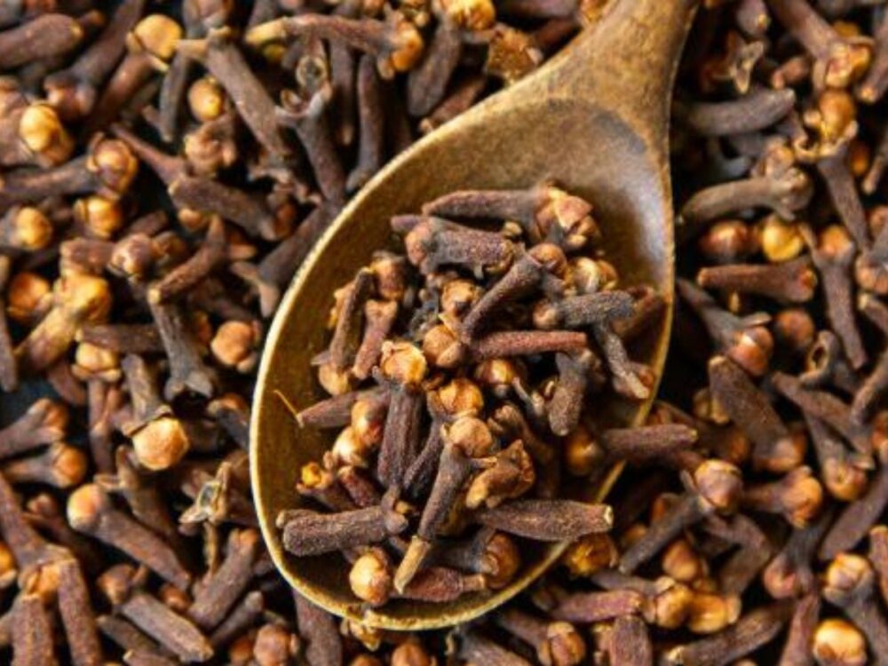 8 Sorprendentes beneficios para la salud de los clavos